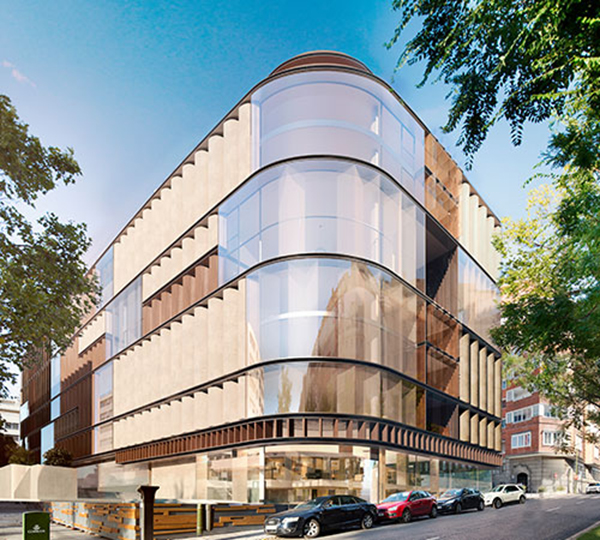 Lamas de piedra natural en la fachada de Legasca 99 en Madrid