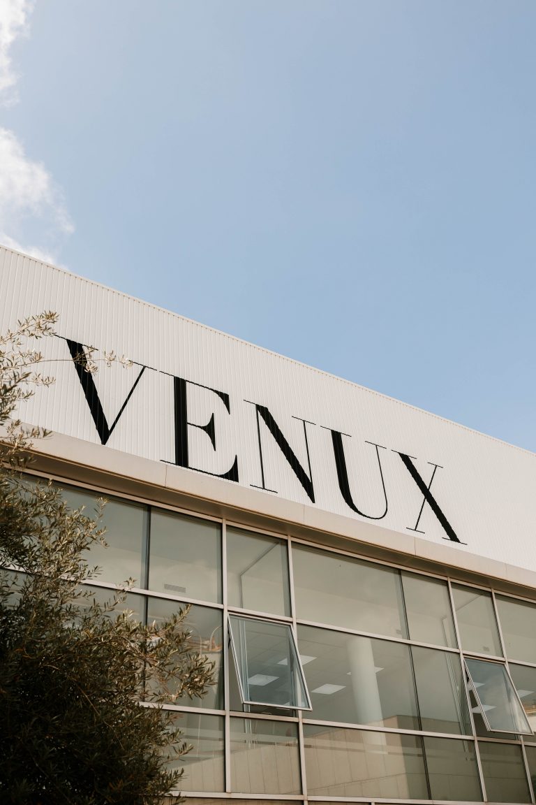 Venux irrumpe en el mercado del gran formato como nueva marca de piedra sinterizada - Focus ...